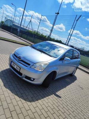 Toyota Corolla Verso 2006 in Jonava, with an engine capacity of 2.20 L and mileage of 30 thousand km for 1850 €, photo 3 on AUTOMOTO.COM.LV