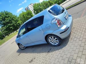 Toyota Corolla Verso 2006 in Jonava, with an engine capacity of 2.20 L and mileage of 30 thousand km for 1850 €, photo 4 on AUTOMOTO.COM.LV