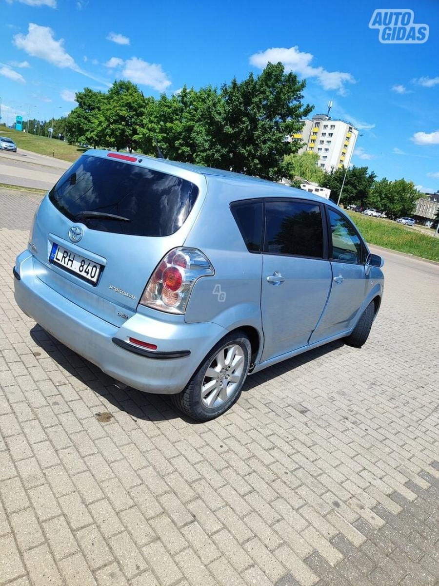 Toyota Corolla Verso 2006 in Jonava, with an engine capacity of 2.20 L and mileage of 30 thousand km for 1850 €, photo 6 on AUTOMOTO.COM.LV