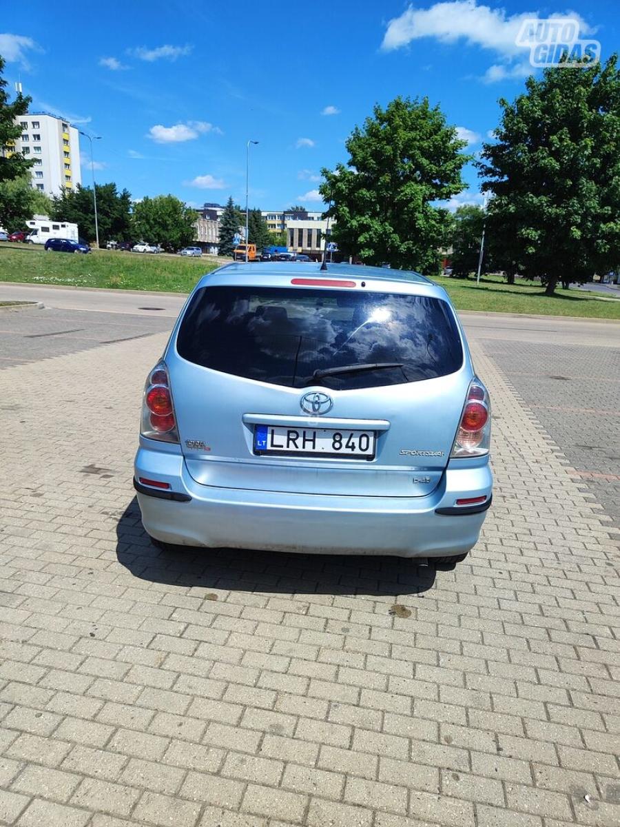 Toyota Corolla Verso 2006 in Jonava, with an engine capacity of 2.20 L and mileage of 30 thousand km for 1850 €, photo 7 on AUTOMOTO.COM.LV