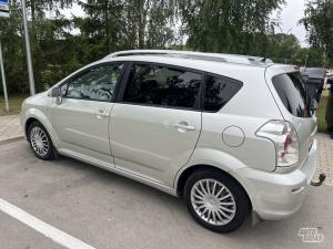 Toyota Corolla Verso 2006 Šauļi, ar dzinēja tilpumu 2.20 L un nobraukumu 233 tūkst. km par 1800 €, foto  vietnē AUTOMOTO.COM.LV