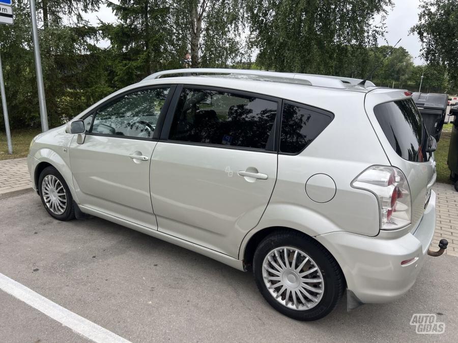 Toyota Corolla Verso 2006 Šauļi, ar dzinēja tilpumu 2.20 L un nobraukumu 233 tūkst. km par 1800 €, foto 1 vietnē AUTOMOTO.COM.LV