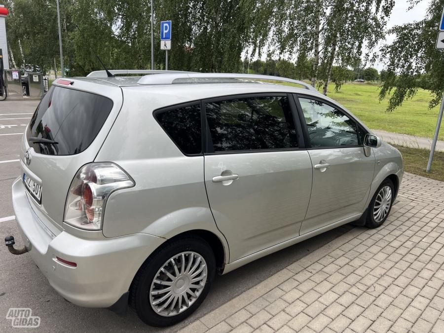 Toyota Corolla Verso 2006 Šauļi, ar dzinēja tilpumu 2.20 L un nobraukumu 233 tūkst. km par 1800 €, foto 3 vietnē AUTOMOTO.COM.LV