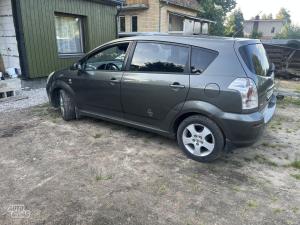 Toyota Corolla Verso 2006 Panevēža, ar dzinēja tilpumu 2.20 L un nobraukumu 340 tūkst. km par 2200 €, foto  vietnē AUTOMOTO.COM.LV