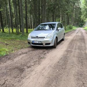 Toyota Corolla Verso 2006 in Utena, with an engine capacity of 2.00 L and mileage of 387 thousand km for 1500 €, photo  on AUTOMOTO.COM.LV