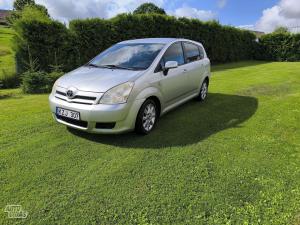 Toyota Corolla Verso 2006 in Utena, with an engine capacity of 2.00 L and mileage of 387 thousand km for 1500 €, photo 3 on AUTOMOTO.COM.LV