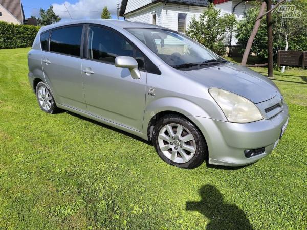 Toyota Corolla Verso 2006 in Utena, with an engine capacity of 2.00 L and mileage of 387 thousand km for 1500 €, photo 5 on AUTOMOTO.COM.LV