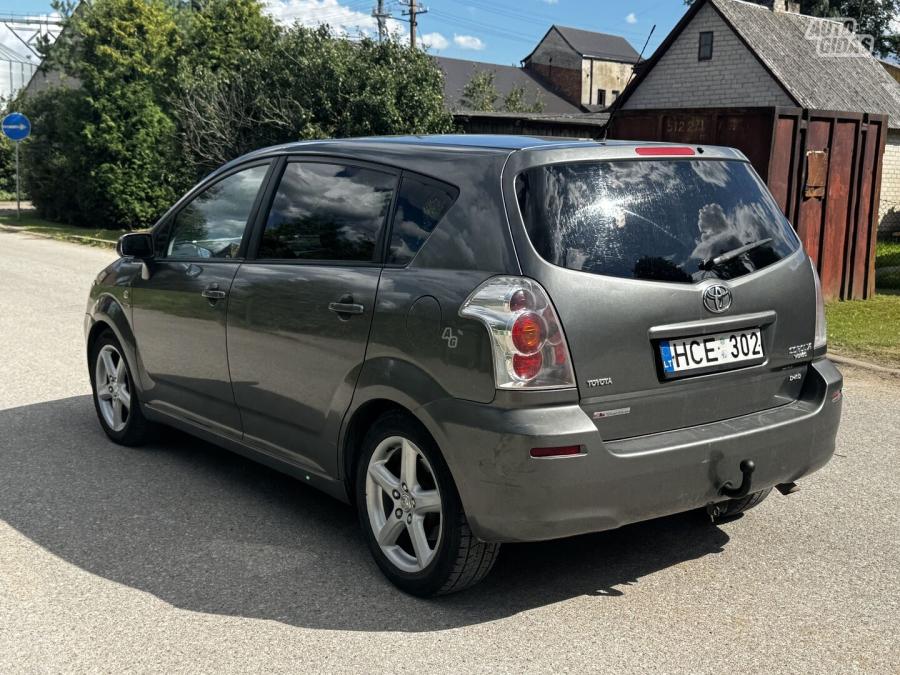 Toyota Corolla Verso 2006 Ukmergė, ar dzinēja tilpumu 2.20 L un nobraukumu 376 tūkst. km par 2150 €, foto 4 vietnē AUTOMOTO.COM.LV