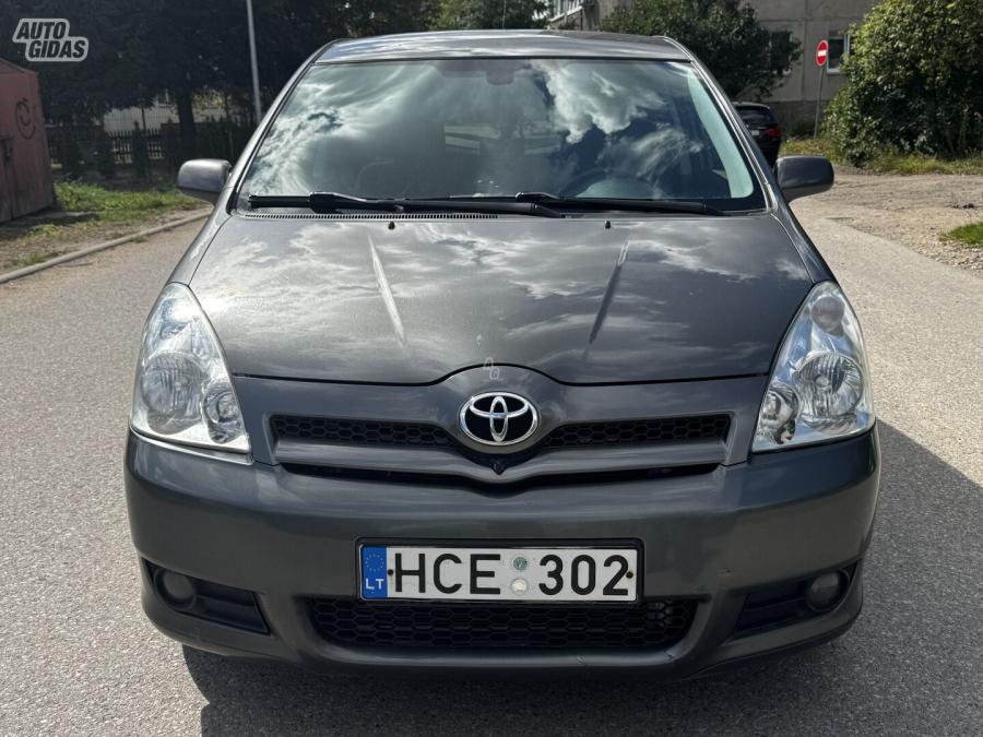 Toyota Corolla Verso 2006 Ukmergė, ar dzinēja tilpumu 2.20 L un nobraukumu 376 tūkst. km par 2150 €, foto 6 vietnē AUTOMOTO.COM.LV