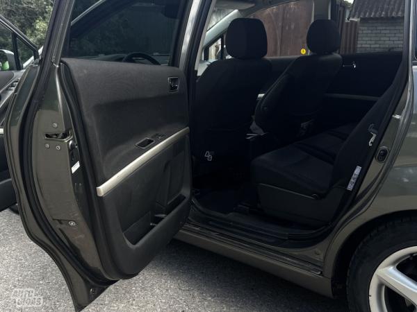 Toyota Corolla Verso 2006 Ukmergė, ar dzinēja tilpumu 2.20 L un nobraukumu 376 tūkst. km par 2150 €, foto 10 vietnē AUTOMOTO.COM.LV