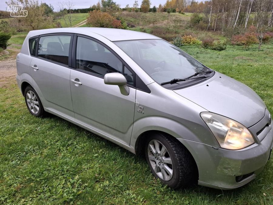 Toyota Corolla Verso 2006 Viļņa, ar dzinēja tilpumu 2.00 L un nobraukumu 360 tūkst. km par 1500 €, foto 3 vietnē AUTOMOTO.COM.LV