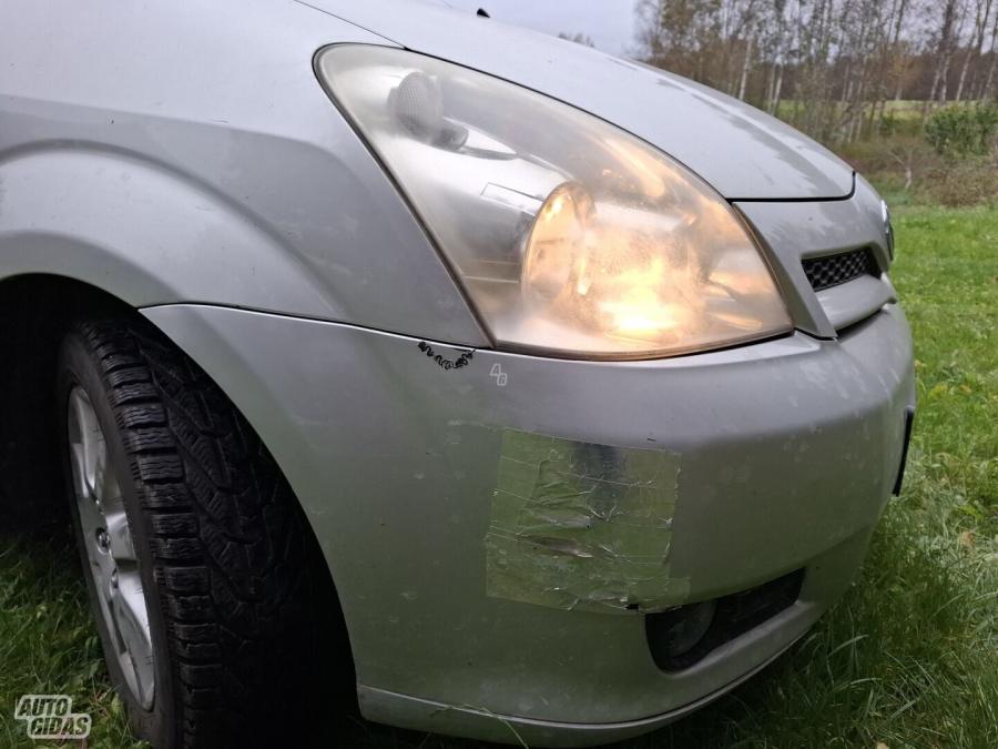Toyota Corolla Verso 2006 Viļņa, ar dzinēja tilpumu 2.00 L un nobraukumu 360 tūkst. km par 1500 €, foto 5 vietnē AUTOMOTO.COM.LV