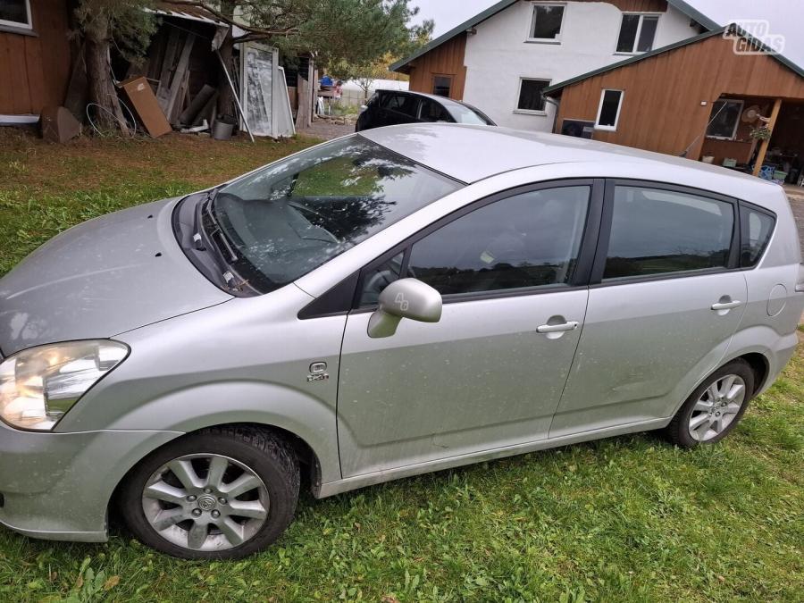 Toyota Corolla Verso 2006 Viļņa, ar dzinēja tilpumu 2.00 L un nobraukumu 360 tūkst. km par 1500 €, foto 7 vietnē AUTOMOTO.COM.LV