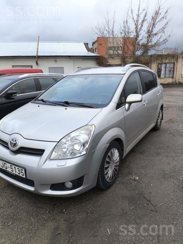 Toyota Corolla Verso 2007 in Daugavpils, with an engine capacity of 2.20 L and mileage of 212 thousand km for 2200 €, photo 1 on AUTOMOTO.COM.LV
