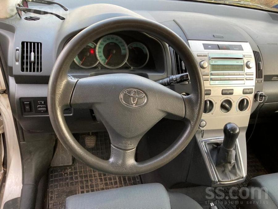 Toyota Corolla Verso 2007 Ogre, ar dzinēja tilpumu 2.20 L un nobraukumu 291 tūkst. km par 1788 €, foto 8 vietnē AUTOMOTO.COM.LV