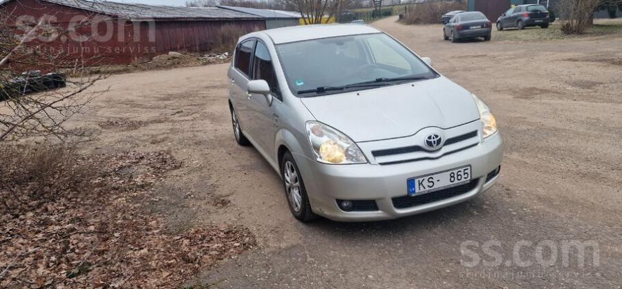 Toyota Corolla Verso 2007 in Daugavpils, with an engine capacity of 2.40 L and mileage of 191 thousand km for 1800 €, photo 2 on AUTOMOTO.COM.LV