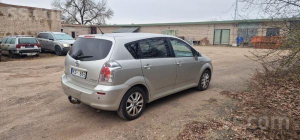 Toyota Corolla Verso 2007 Daugavpils, ar dzinēja tilpumu 2.40 L un nobraukumu 191 tūkst. km par 1800 €, foto 4 vietnē AUTOMOTO.COM.LV