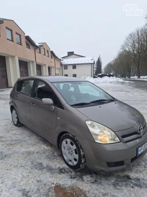 Toyota Corolla Verso 2007 in Klaipeda, with an engine capacity of 2.00 L and mileage of 290 thousand km for 1250 €, photo 5 on AUTOMOTO.COM.LV