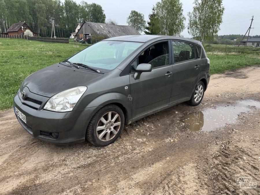 Toyota Corolla Verso 2007 Viļņa, ar dzinēja tilpumu 2.20 L un nobraukumu 251 tūkst. km par 1550 €, foto 3 vietnē AUTOMOTO.COM.LV
