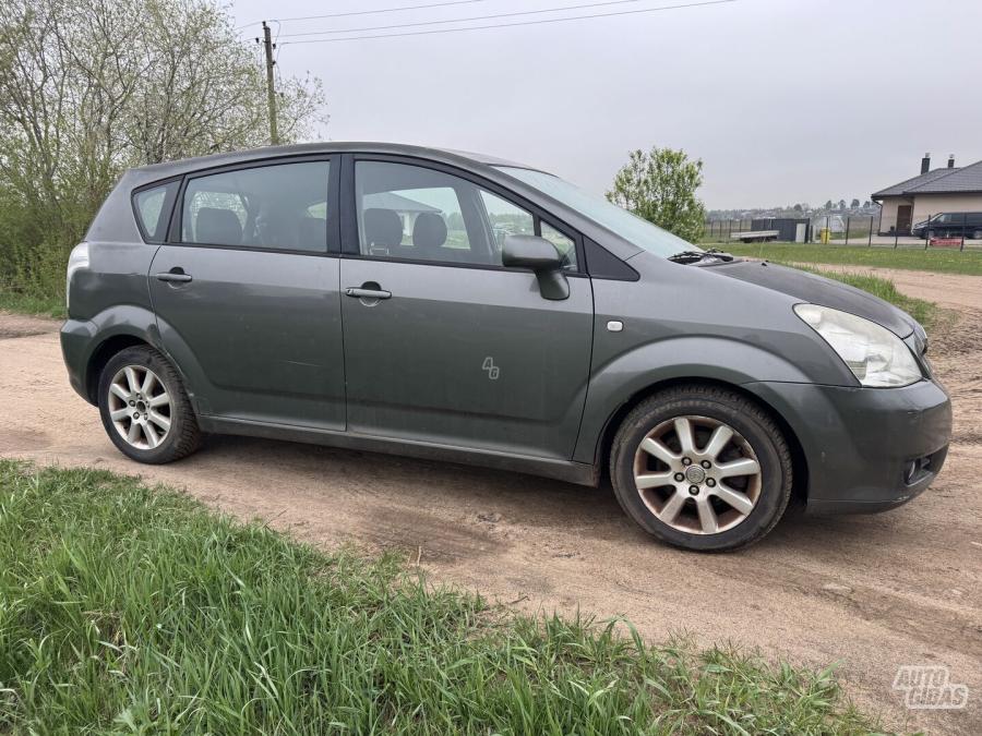Toyota Corolla Verso 2007 Viļņa, ar dzinēja tilpumu 2.20 L un nobraukumu 251 tūkst. km par 1550 €, foto 5 vietnē AUTOMOTO.COM.LV