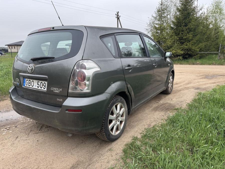 Toyota Corolla Verso 2007 Viļņa, ar dzinēja tilpumu 2.20 L un nobraukumu 251 tūkst. km par 1550 €, foto 7 vietnē AUTOMOTO.COM.LV