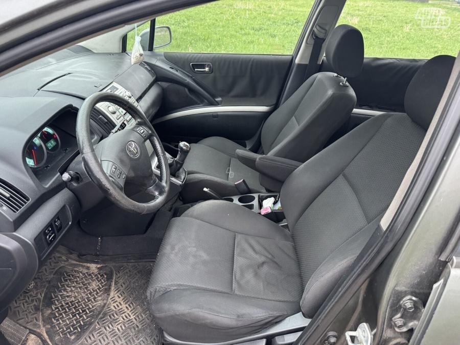 Toyota Corolla Verso 2007 Viļņa, ar dzinēja tilpumu 2.20 L un nobraukumu 251 tūkst. km par 1550 €, foto 12 vietnē AUTOMOTO.COM.LV