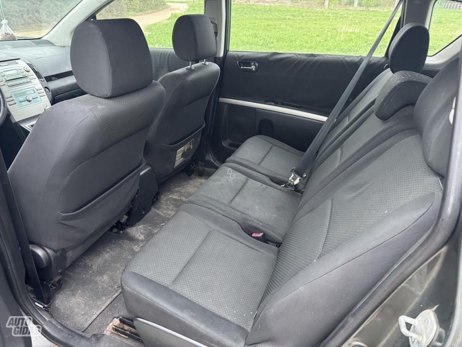 Toyota Corolla Verso 2007 Viļņa, ar dzinēja tilpumu 2.20 L un nobraukumu 251 tūkst. km par 1550 €, foto 13 vietnē AUTOMOTO.COM.LV
