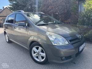 Toyota Corolla Verso 2007 in Kaunas, with an engine capacity of 2.20 L and mileage of 185 thousand km for 1400 €, photo  on AUTOMOTO.COM.LV