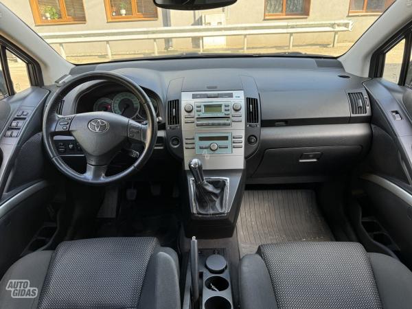 Toyota Corolla Verso 2007 in Kaunas, with an engine capacity of 2.20 L and mileage of 185 thousand km for 1400 €, photo 5 on AUTOMOTO.COM.LV