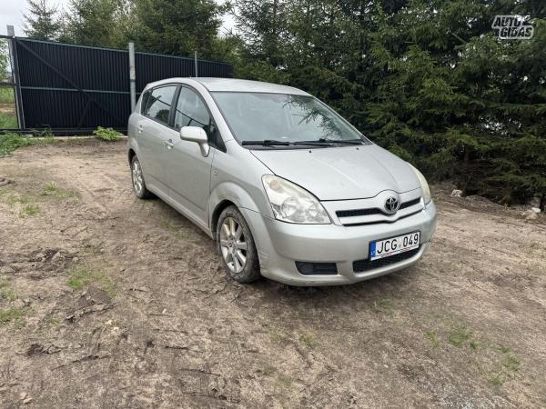 Toyota Corolla Verso 2007 in Vilnius, with an engine capacity of 2.20 L and mileage of 350 thousand km for 1450 €, photo 2 on AUTOMOTO.COM.LV