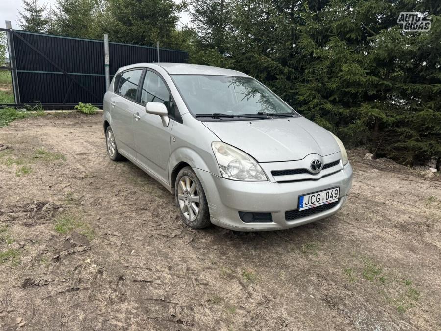 Toyota Corolla Verso 2007 Viļņa, ar dzinēja tilpumu 2.20 L un nobraukumu 350 tūkst. km par 1450 €, foto 3 vietnē AUTOMOTO.COM.LV
