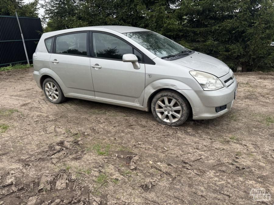 Toyota Corolla Verso 2007 Viļņa, ar dzinēja tilpumu 2.20 L un nobraukumu 350 tūkst. km par 1450 €, foto 4 vietnē AUTOMOTO.COM.LV