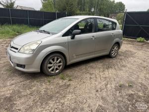 Toyota Corolla Verso 2007 Viļņa, ar dzinēja tilpumu 2.20 L un nobraukumu 350 tūkst. km par 1450 €, foto 5 vietnē AUTOMOTO.COM.LV