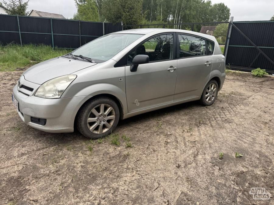 Toyota Corolla Verso 2007 Viļņa, ar dzinēja tilpumu 2.20 L un nobraukumu 350 tūkst. km par 1450 €, foto 5 vietnē AUTOMOTO.COM.LV