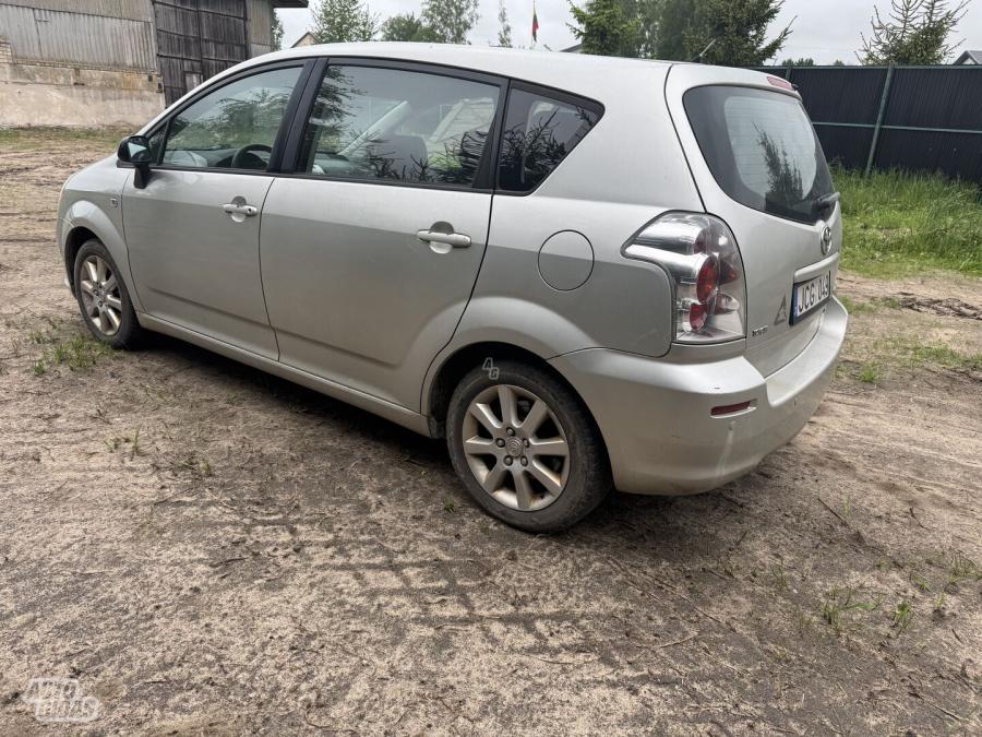 Toyota Corolla Verso 2007 Viļņa, ar dzinēja tilpumu 2.20 L un nobraukumu 350 tūkst. km par 1450 €, foto 9 vietnē AUTOMOTO.COM.LV