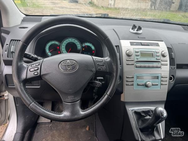 Toyota Corolla Verso 2007 in Vilnius, with an engine capacity of 2.20 L and mileage of 350 thousand km for 1450 €, photo 10 on AUTOMOTO.COM.LV