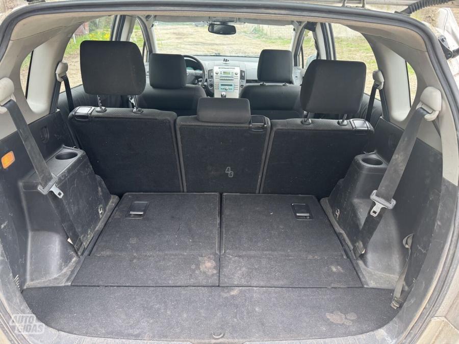 Toyota Corolla Verso 2007 Viļņa, ar dzinēja tilpumu 2.20 L un nobraukumu 350 tūkst. km par 1450 €, foto 13 vietnē AUTOMOTO.COM.LV