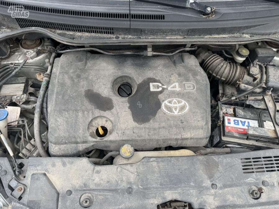 Toyota Corolla Verso 2007 Viļņa, ar dzinēja tilpumu 2.20 L un nobraukumu 350 tūkst. km par 1450 €, foto 15 vietnē AUTOMOTO.COM.LV