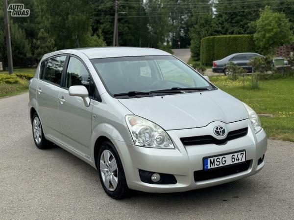 Toyota Corolla Verso 2007 Viļņa, ar dzinēja tilpumu 2.20 L un nobraukumu 236 tūkst. km par 1999 €, foto 2 vietnē AUTOMOTO.COM.LV