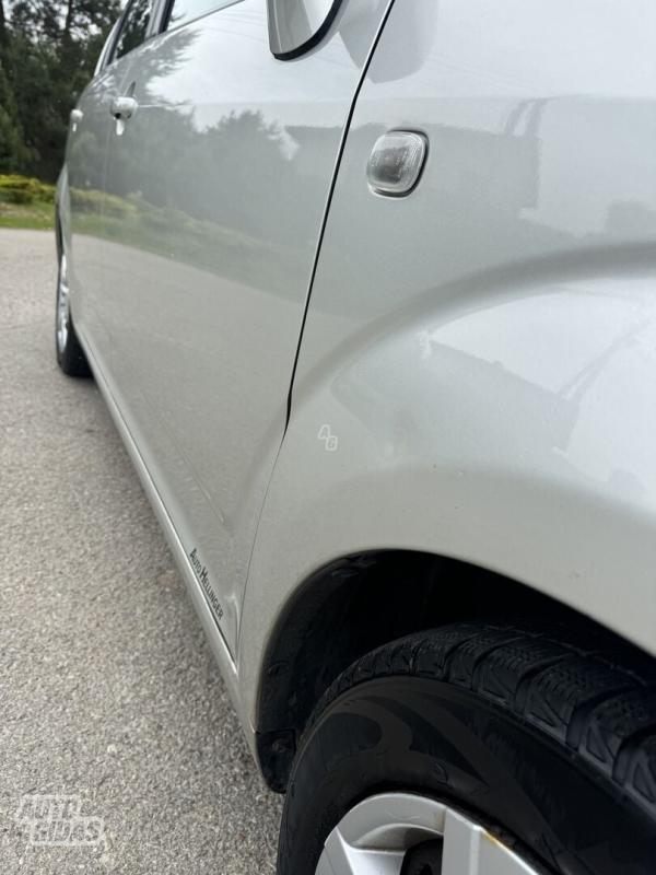 Toyota Corolla Verso 2007 Viļņa, ar dzinēja tilpumu 2.20 L un nobraukumu 236 tūkst. km par 1999 €, foto 8 vietnē AUTOMOTO.COM.LV