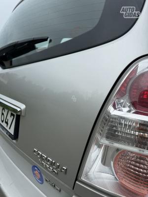 Toyota Corolla Verso 2007 Viļņa, ar dzinēja tilpumu 2.20 L un nobraukumu 236 tūkst. km par 1999 €, foto 12 vietnē AUTOMOTO.COM.LV