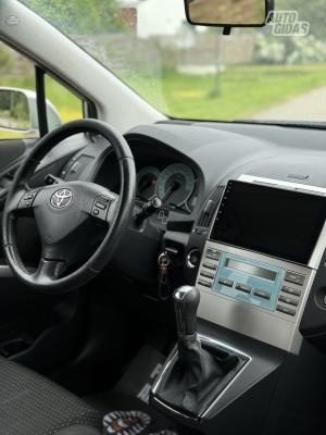 Toyota Corolla Verso 2007 Viļņa, ar dzinēja tilpumu 2.20 L un nobraukumu 236 tūkst. km par 1999 €, foto 16 vietnē AUTOMOTO.COM.LV