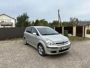 Toyota Corolla Verso 2007 Rēzekne, ar dzinēja tilpumu 2.20 L un nobraukumu 377 tūkst. km par 1950 €, foto 5 vietnē AUTOMOTO.COM.LV