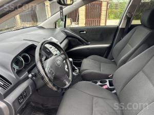 Toyota Corolla Verso 2007 Rēzekne, ar dzinēja tilpumu 2.20 L un nobraukumu 377 tūkst. km par 1950 €, foto 9 vietnē AUTOMOTO.COM.LV