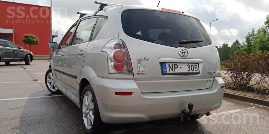 Toyota Corolla Verso 2007 Rīga, ar dzinēja tilpumu 2.20 L un nobraukumu 307 tūkst. km par 1900 €, foto 3 vietnē AUTOMOTO.COM.LV