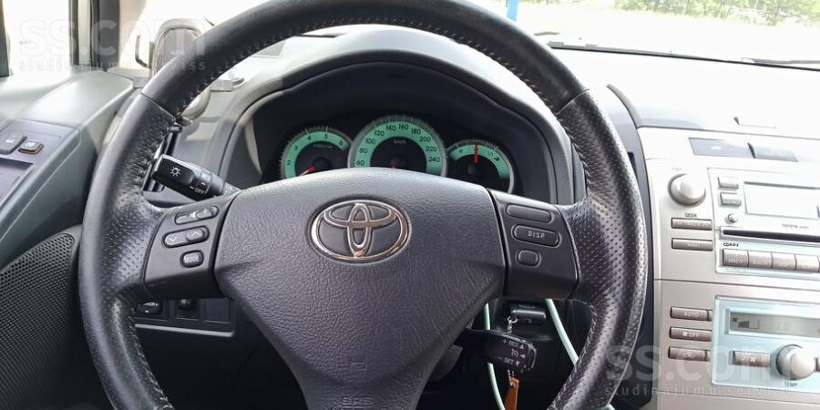 Toyota Corolla Verso 2007 Rīga, ar dzinēja tilpumu 2.20 L un nobraukumu 307 tūkst. km par 1900 €, foto 12 vietnē AUTOMOTO.COM.LV