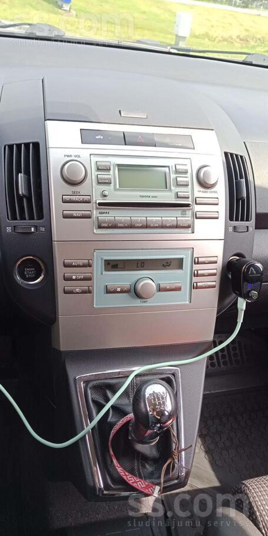Toyota Corolla Verso 2007 Rīga, ar dzinēja tilpumu 2.20 L un nobraukumu 307 tūkst. km par 1900 €, foto 13 vietnē AUTOMOTO.COM.LV