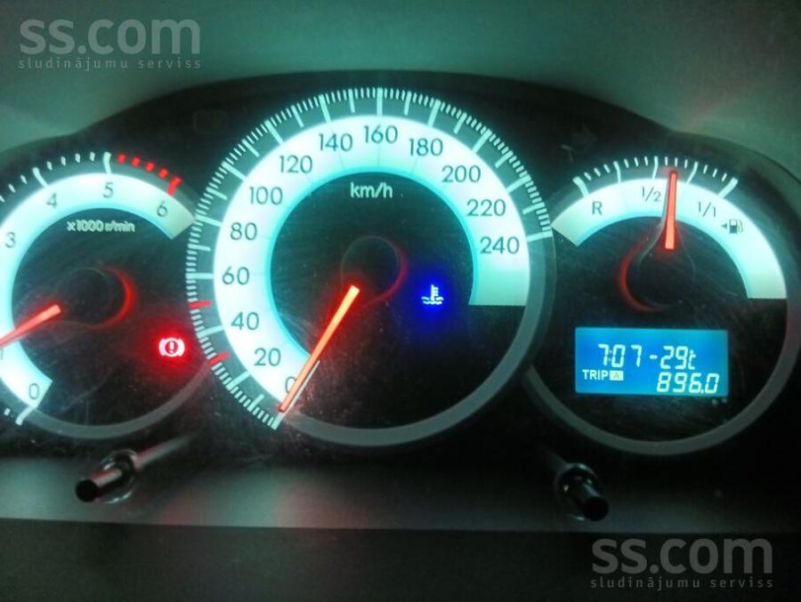 Toyota Corolla Verso 2007 Rīga, ar dzinēja tilpumu 2.20 L un nobraukumu 307 tūkst. km par 1900 €, foto 22 vietnē AUTOMOTO.COM.LV