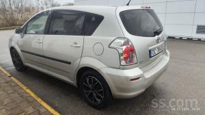 Toyota Corolla Verso 2007 in Riga, with an engine capacity of 2.20 L and mileage of 294 thousand km for 1650 €, photo 6 on AUTOMOTO.COM.LV