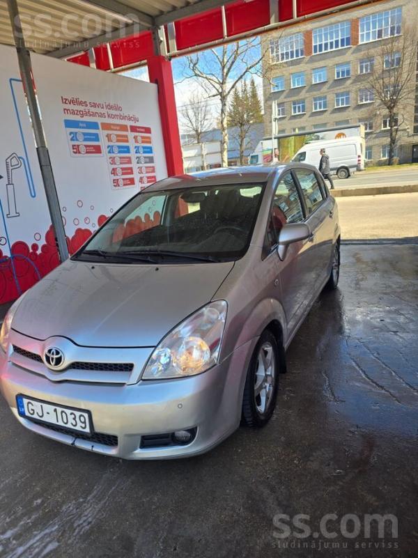 Toyota Corolla Verso 2007 Rīga, ar dzinēja tilpumu 2.20 L un nobraukumu 186 tūkst. km par 1900 €, foto 2 vietnē AUTOMOTO.COM.LV